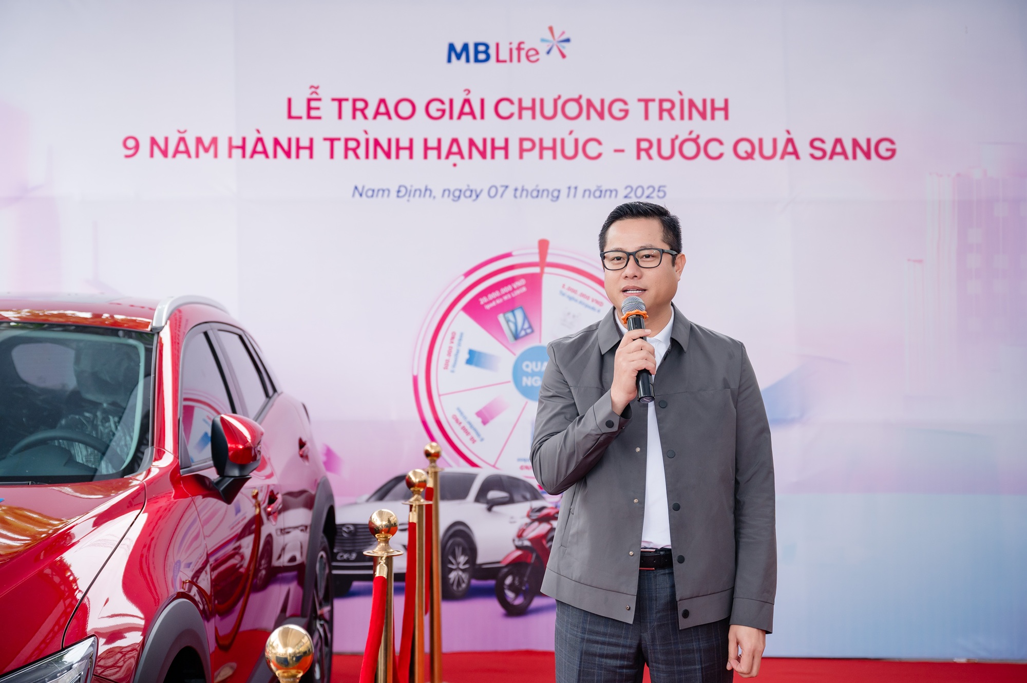 MB Life trao tặng xe ô tô 600 triệu đồng cho khách hàng tại Ninh Bình